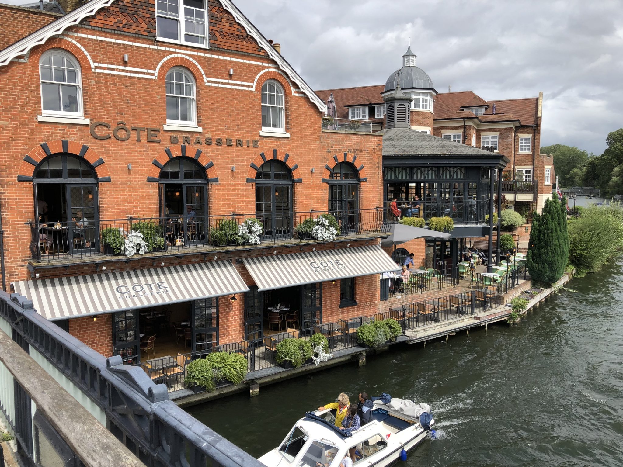 The Boatman Pub in Windsor - Windsor's Only Pub on the River Thames